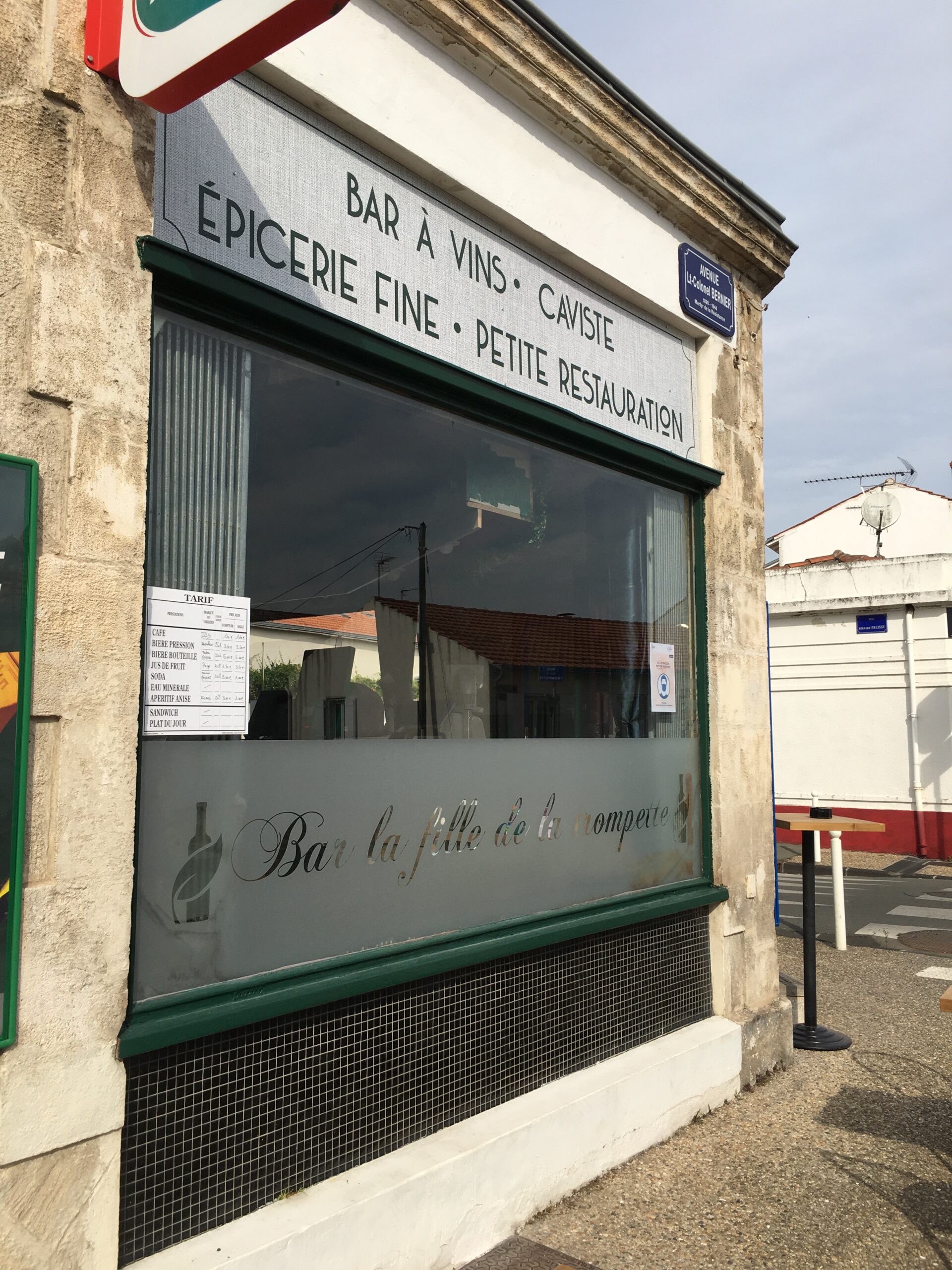 Réalisations enseignes & vitrines - ARFEB - Enseigne magasin - Signalétique - Marquage véhicule ...