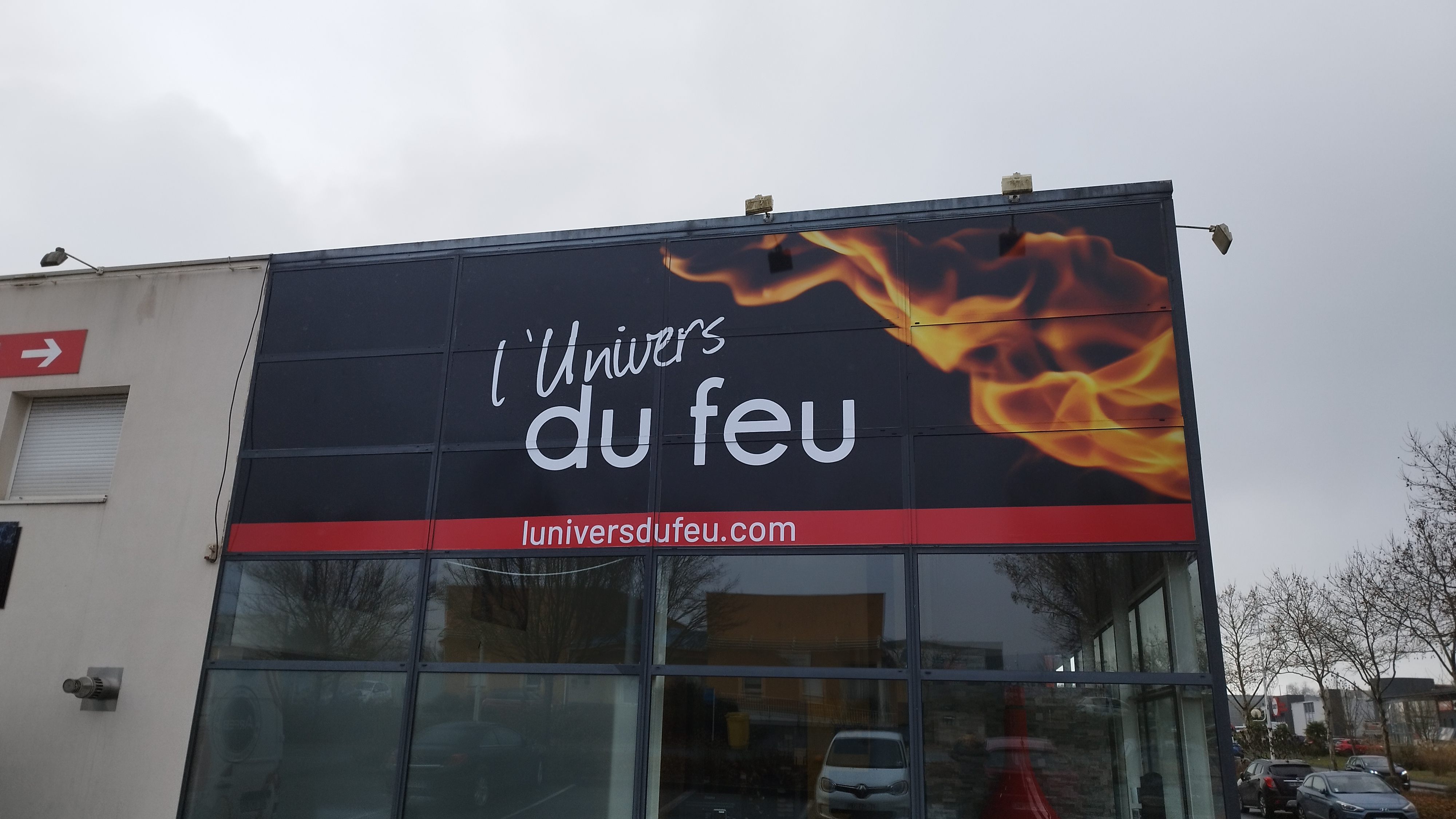 Réalisations enseignes & vitrines - ARFEB - Enseigne magasin - Signalétique - Marquage véhicule ...